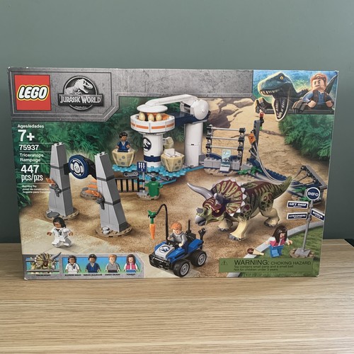 LEGO 75937 Jurassic World TRICERATOPS RAMPAGE minifigures NEW park ...