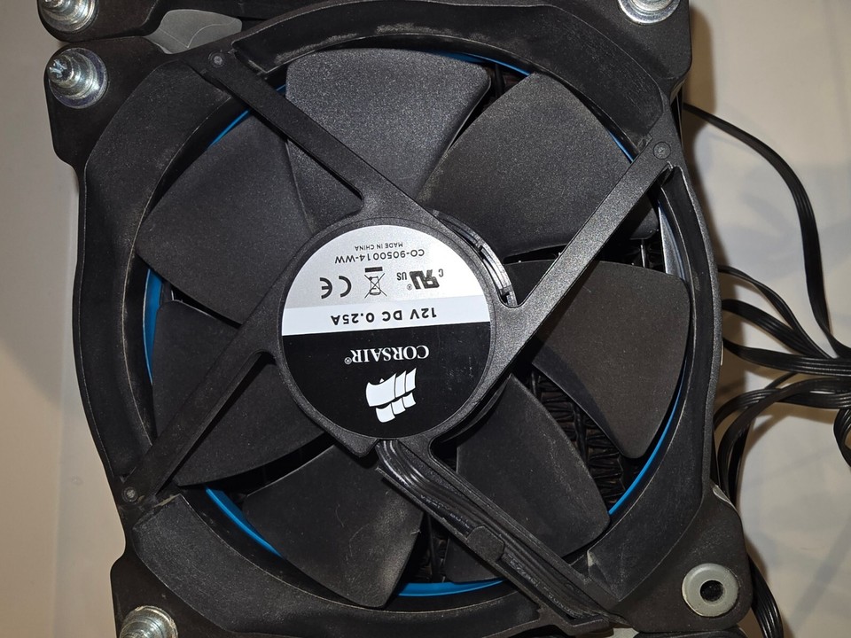 480mm PC radiator for liquid cooling with 8 Corsair fans (Push/Pull ...