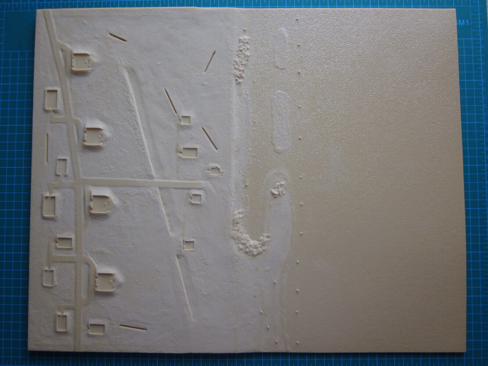 1/700 WW2 D-Day diorama "Omaha Beach" model kit by HP models (incl ...