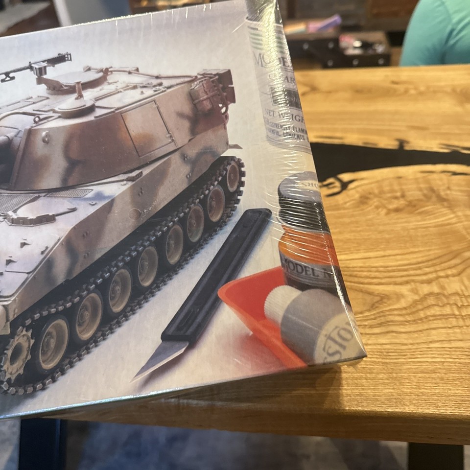 Testors Italeri 1:35 Self-Propelled M109 Howitzer Tank Model Kit 777 ...