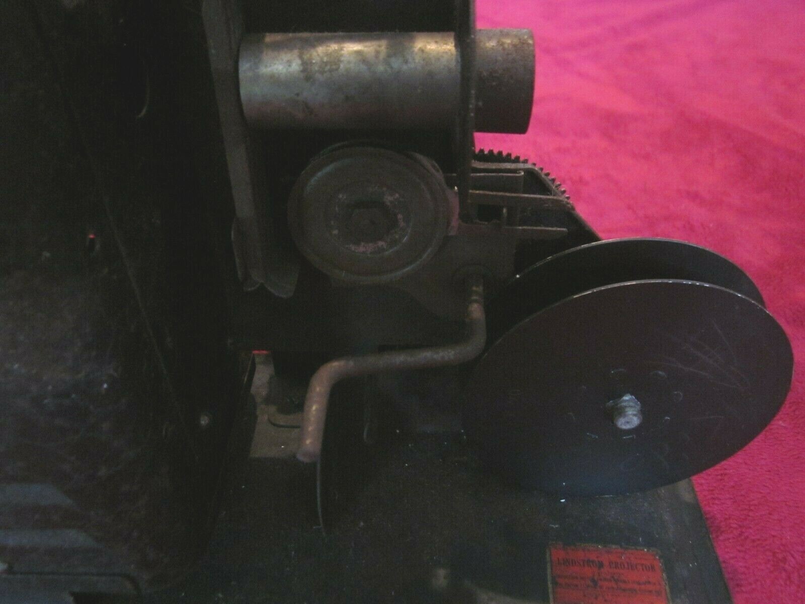Vtg. Lindstrom Toy 16mm Movie Film Projector - Rare *Motorized* version ...