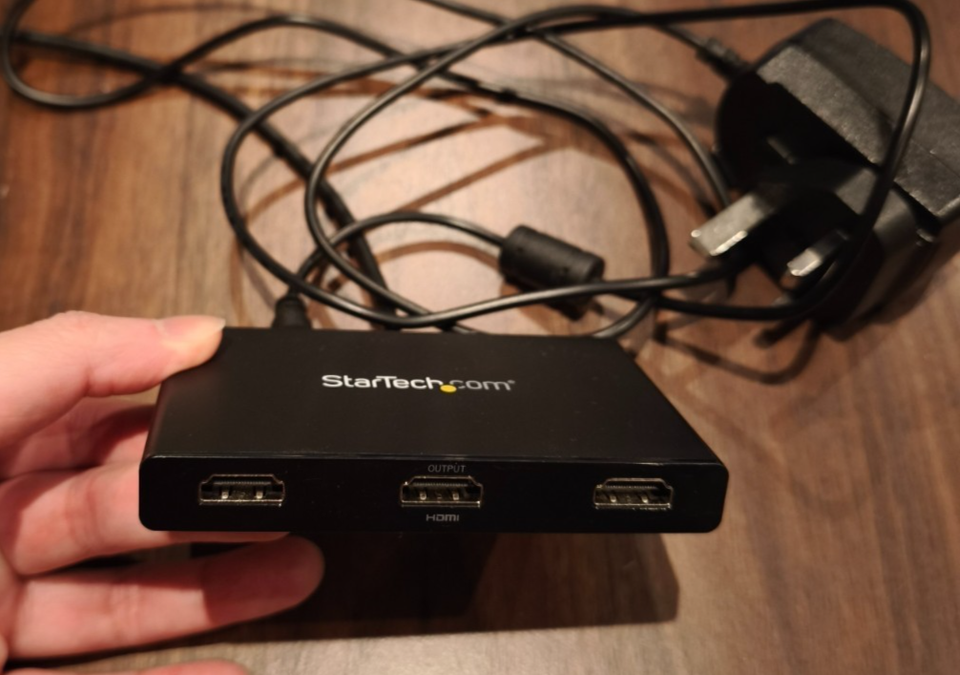 StarTech.com 3-Port Multi Monitor Adapter - Mini DisplayPort to HDMI ...