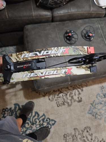 Bowtech Revolt X Bow Right Hand Bow (BRAND NEW) With extra new cams. | eBay