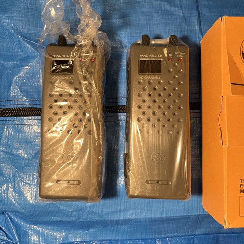Pair of GE 3-5980 40-Channel HandHeld CB Radios Walkie Talkie New In ...