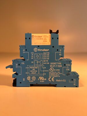 FOUR (4) FINDER Relay Sockets 93.01.7.024 w/ 34.51.7.024.0010 Relay 24V ...