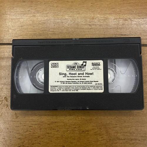 Sesame Street: Sing, Hoot & Howl with the Sesame Street Animals VHS ...