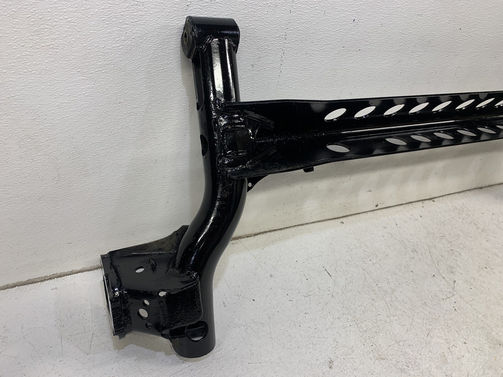 1995-2002 General Motors Cavalier & Sunfire Rear Tag Axle Beam ...