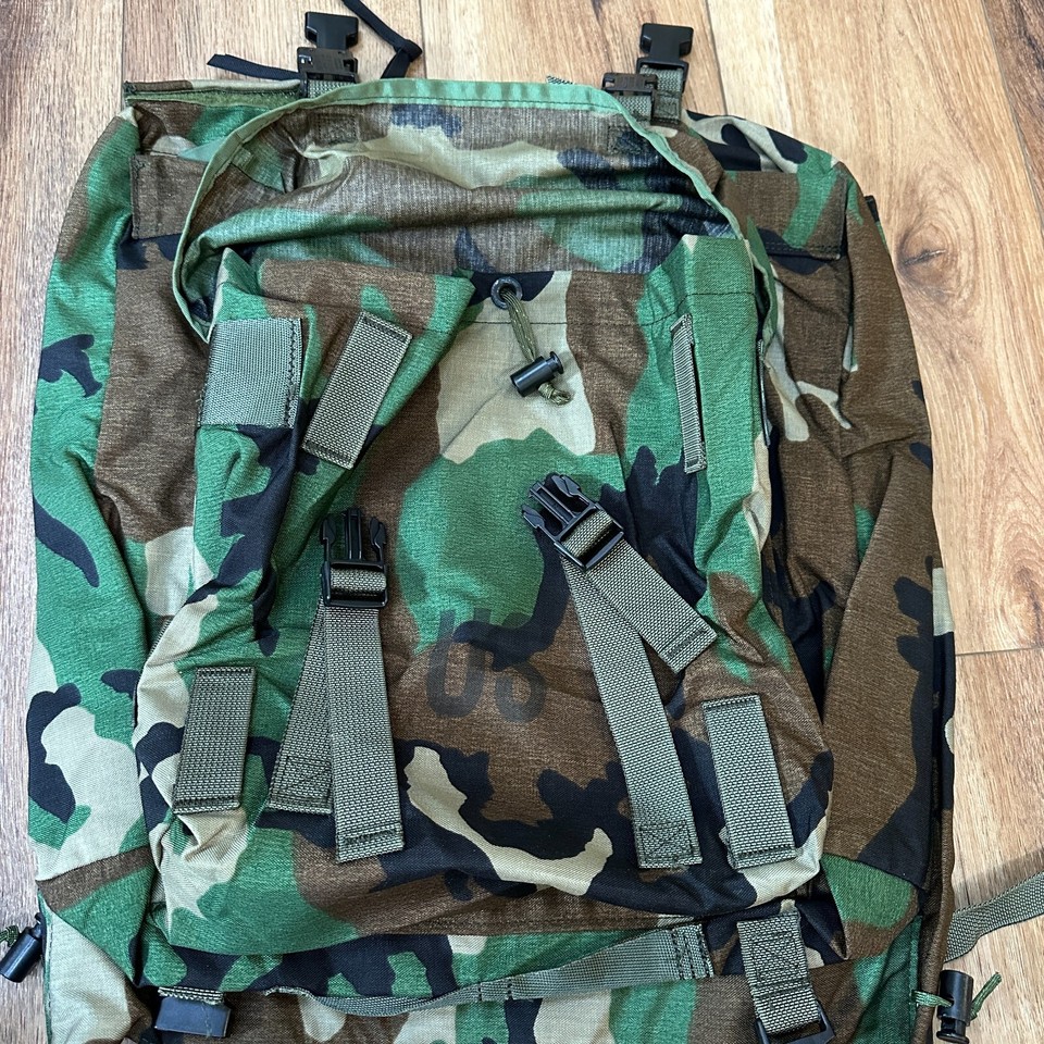 US Military CFP 90 Backpack Rucksack Woodland Camo Combat Patrol Pack ...