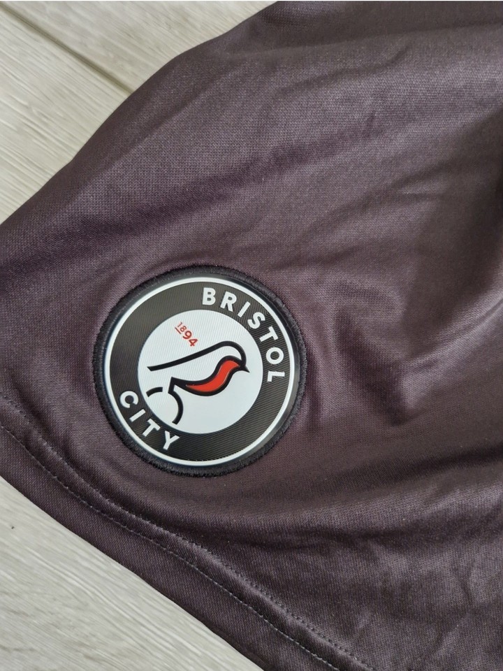 Bristol City FC ONEILLS 24/25 Training Shorts Size Medium Bristol City ...