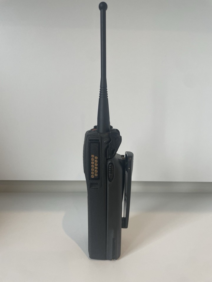 MOTOROLA XTS 1500 UHF 450-520 MHz Used Battery/Antenna ~~ Free ...