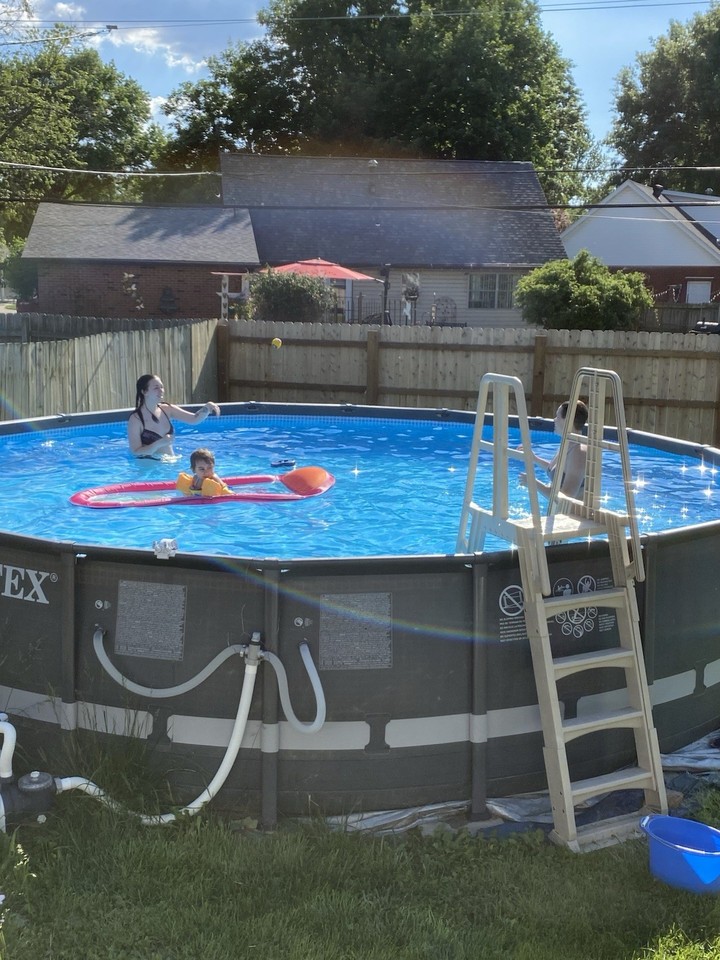 20Ft Intex Pool With Sand Filter And Child Proof Ladder With All Pool ...