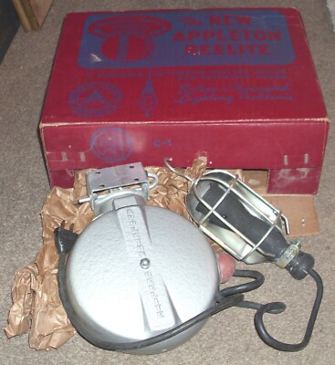 VINTAGE 1950s APPLETON REELITE CAT NO. RE-7P2 Swivel Cord Drop Light N ...