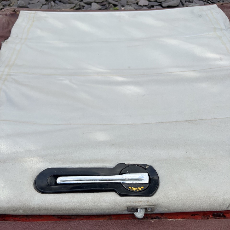 MGB GT BRITAX WEATHERSHIELD SLIDING VINYL SUNROOF, FOLDING FABRIC ...