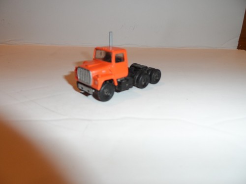 ATLAS HO SCALE FORD DAY CAB TRUCK ORANGE C-7 | eBay