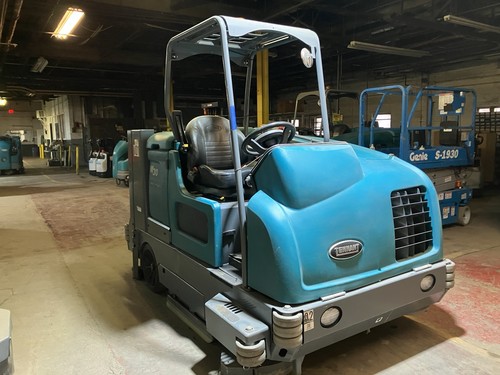 2020 Tennant M30 Ride on Sweeper Scrubber 4645 Hours | eBay