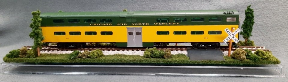 HO SCALE 16" SINGLE TRACK- TRAIN DISPLAY CASE-SUMMER SCENE-w/ RAILROAD ...