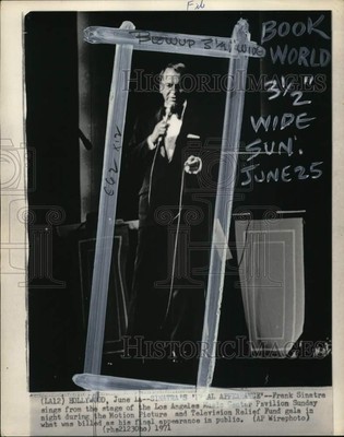 1971 Press Photo Singer Frank Sinatra's "final" public appearance ...