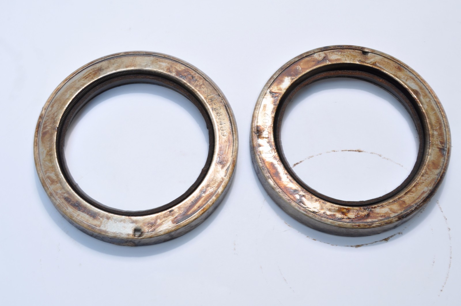 Mack NO G532 Rear wheel bearing outer seal set of 2. M-88 AX167 | eBay