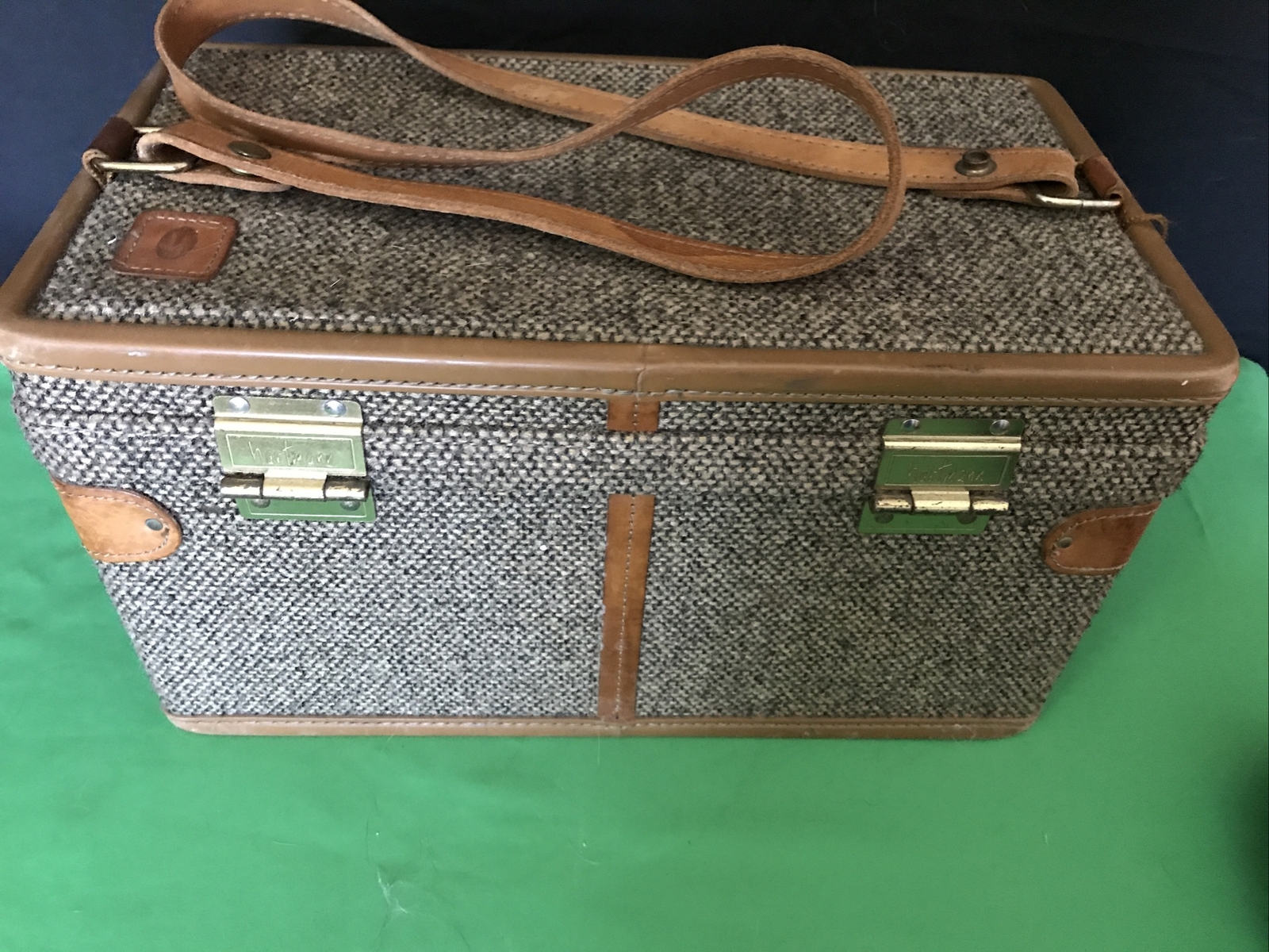 Vtg Hartmann Tweed Leather Train Case Cosmetics Lockable Luggage With ...