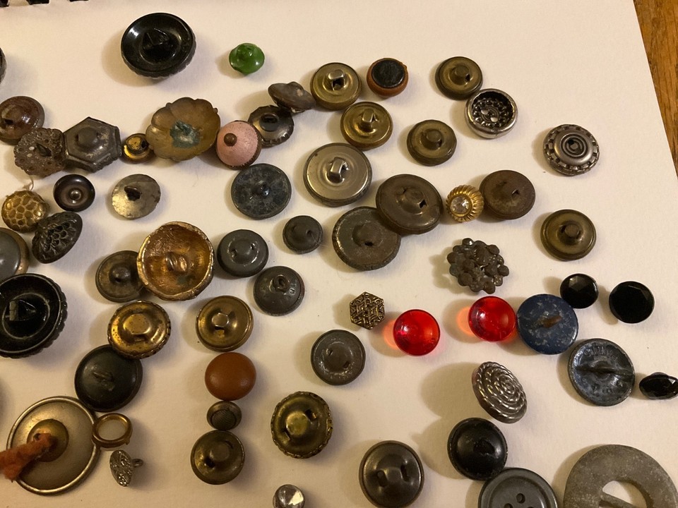Lot VTG Buttons Asst Silver, Brass, red Sizes/ Loose/ Used Chic ...