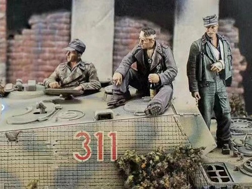 1/35 Scale Resin Figures Model Kit 3 Wounded Tank Soldiers Unpainted ...