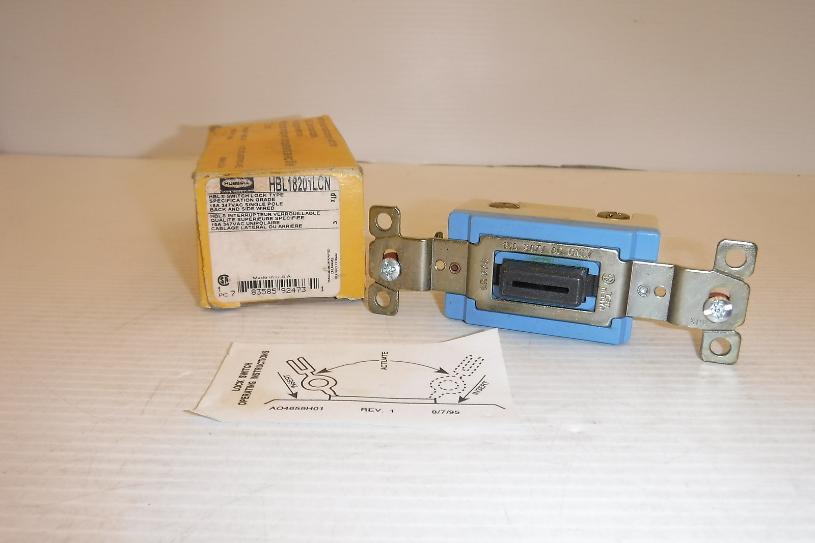 HUBBELL HBL18201LCN 15A 347V KEY LOCK SWITCH NIB | eBay