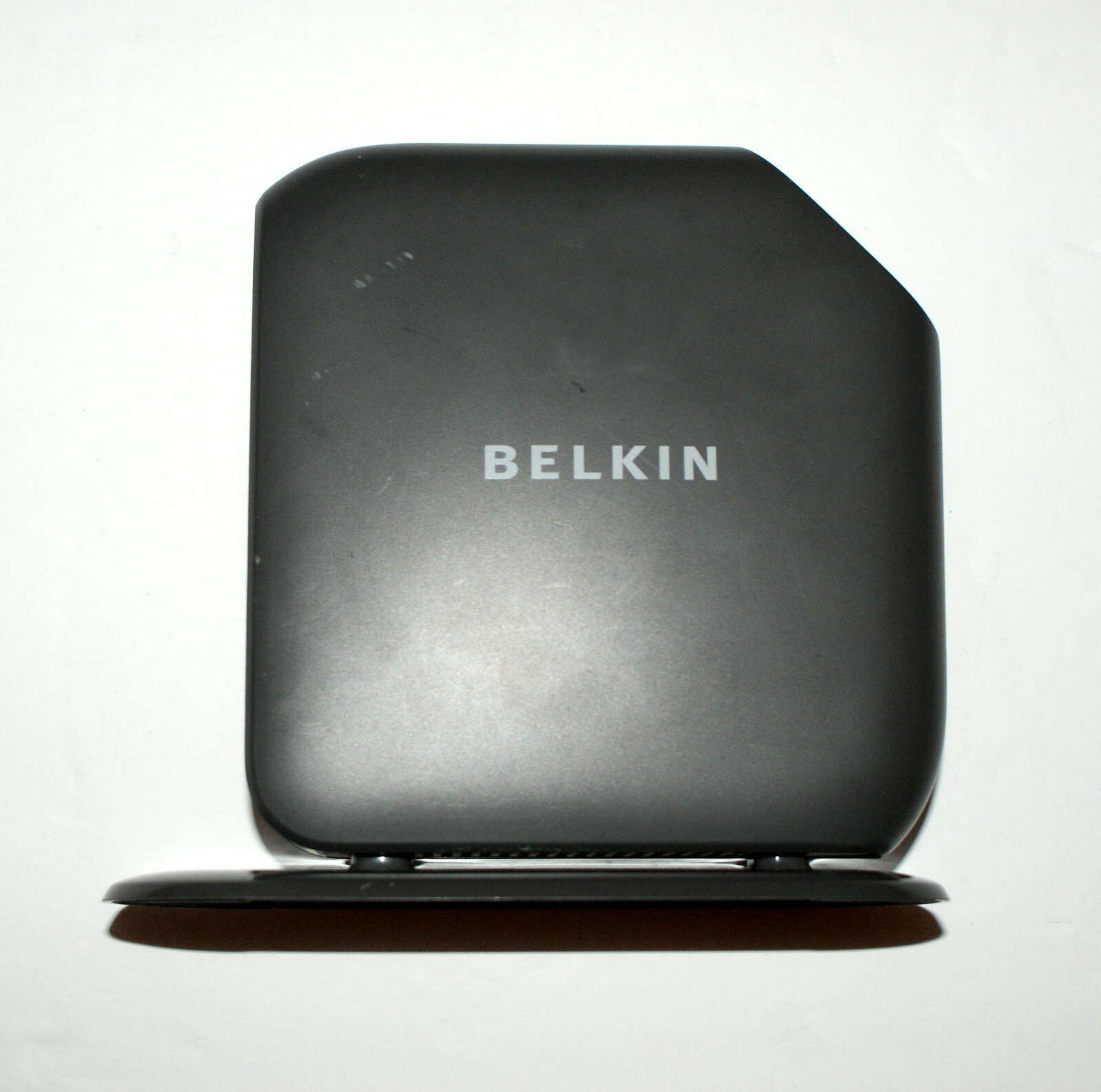 BELKIN SURF WIRELESS ROUTER F7D2301 v1 300 Mbps 4 Ports 802.11b/e/g/n 2 ...