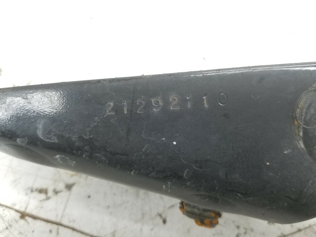 MACK HALDEX Leveling Valve and Bracket 21292110 21127563 from a 2018 ...