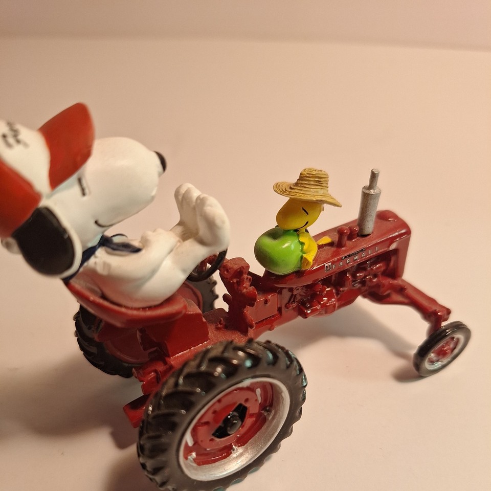 Farmall Tractor Hamilton Collection Peanuts Snoopy “ Farm Greetings ...