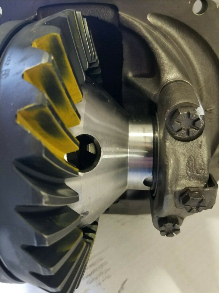 8 Ford Center Section 3rd Member Billet Posi Trac - 4.11 Ratio Mustang ...