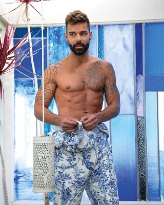 Ricky Martin Without A Shirt And With a Beard 8x10 Picture Celebrity ...