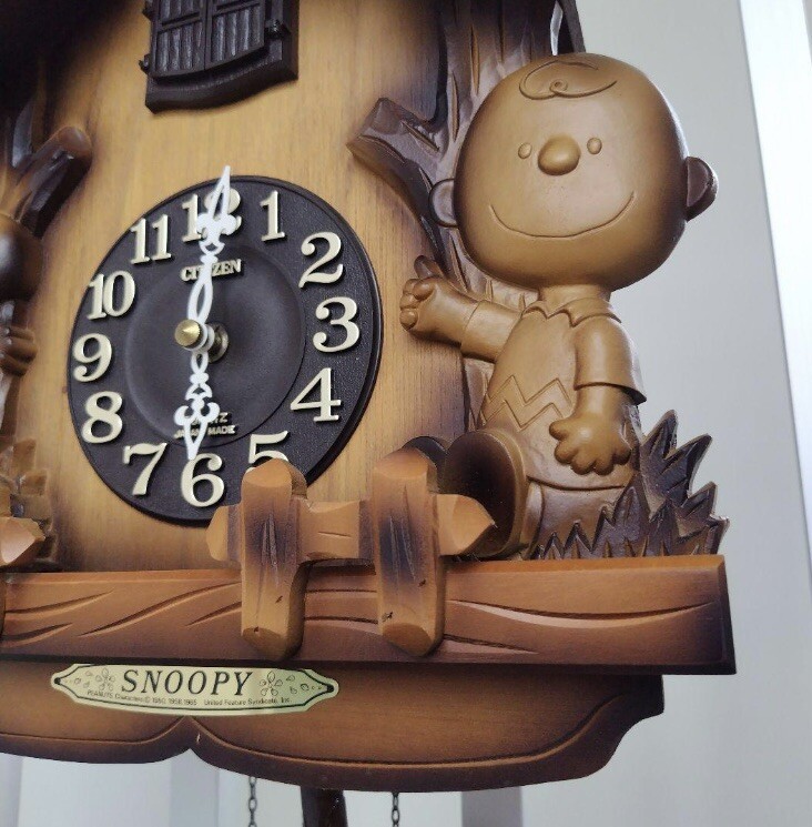 CITIZEN SNOOPY cuckoo clock wooden hand carved BEAUTIFUL working fine ...