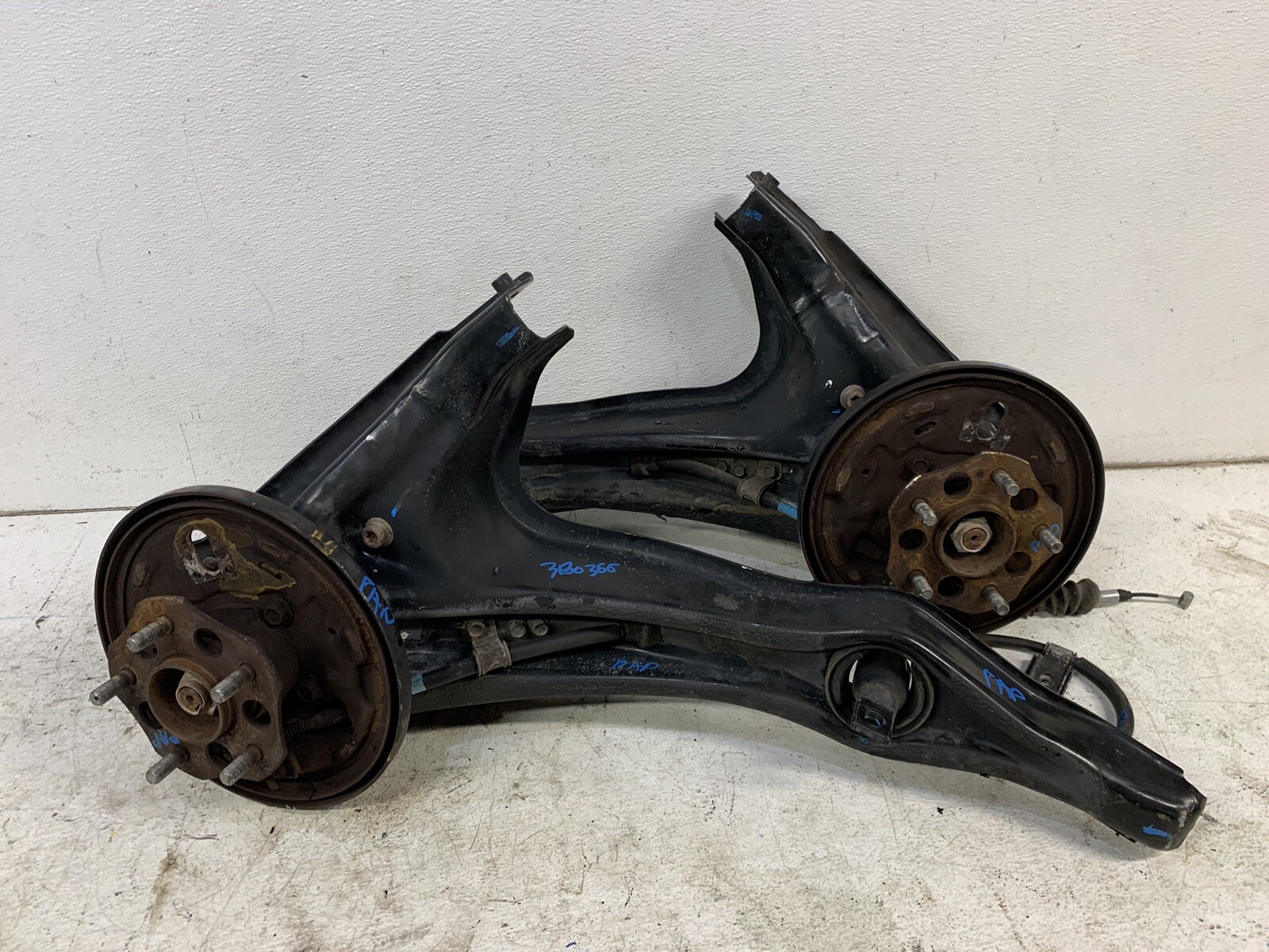 1998-2001 Honda CR-V CRV 2WD Rear Trailing Arm Pair LH & RH Wheel ...