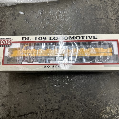 HO Proto 1000 Chicago DL-109 Powered Diesel Locomotive North Western ...