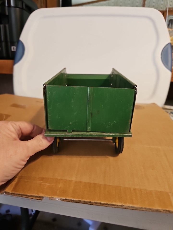 Vintage 1960 Ertl John Deere Chuck Wagon 112, Pressed Steel 1/16 scale ...