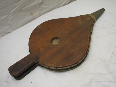 Primitives - Fireplace Bellows