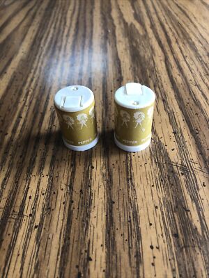 Vintage Lot 2 Morton Pepper Mini Shakers 1.25" umbrella girl ...