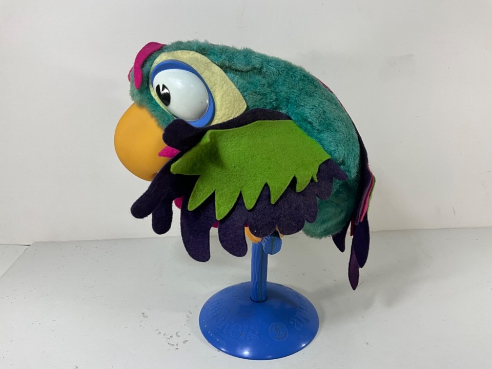 VINTAGE 1964 MATTEL CRACKER THE PARROT W/PERCH ANIMAL YACKER TALKING ...