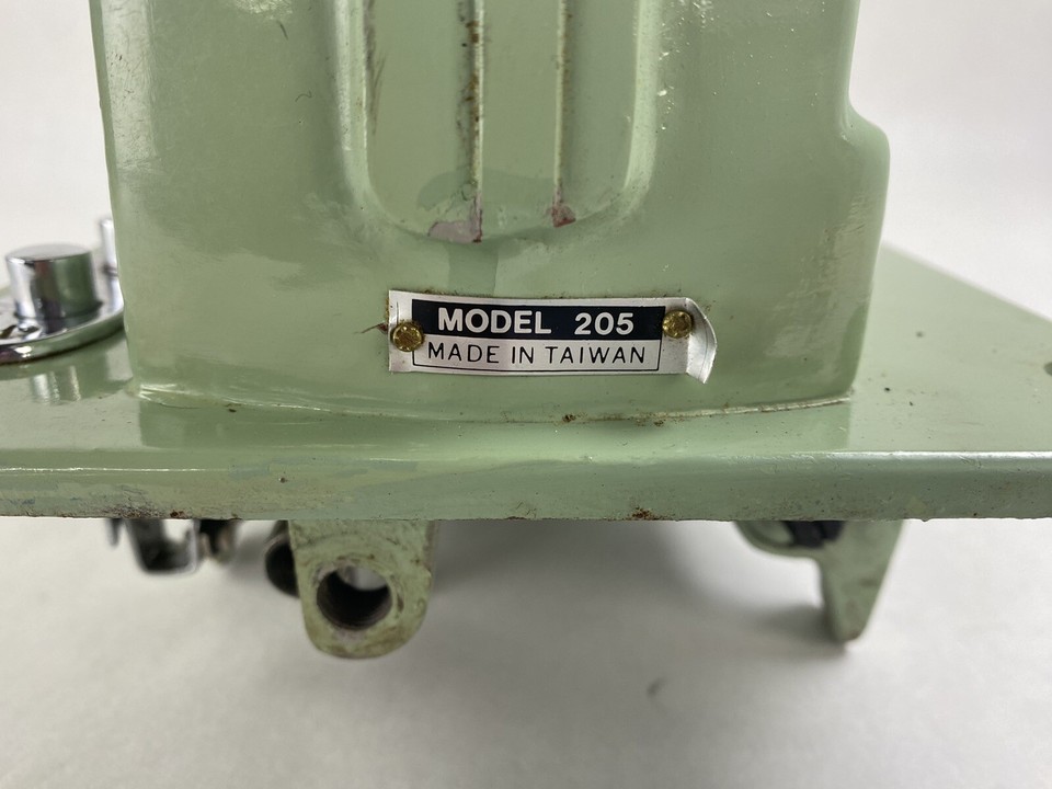 Vintage Dressmaker Sewing Machine Model Number 205 For Parts or Repair ...
