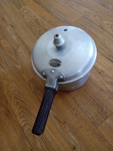 Instapot Not, Is Vintage Presto Pressure Cooker 4 Quart Cookmaster ...