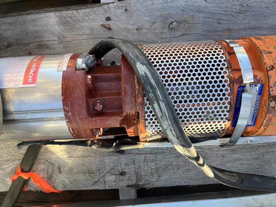 Hitachi 6 Inch Submersible Well Pump And Motor 20HP Berkley Pump 460v 3 ...