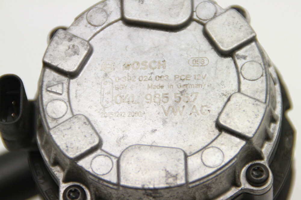 VOLKSWAGEN GOLF MK7 2015 2.0 GTD 04L965567 0392024003 CIRCULATION PUMP ...