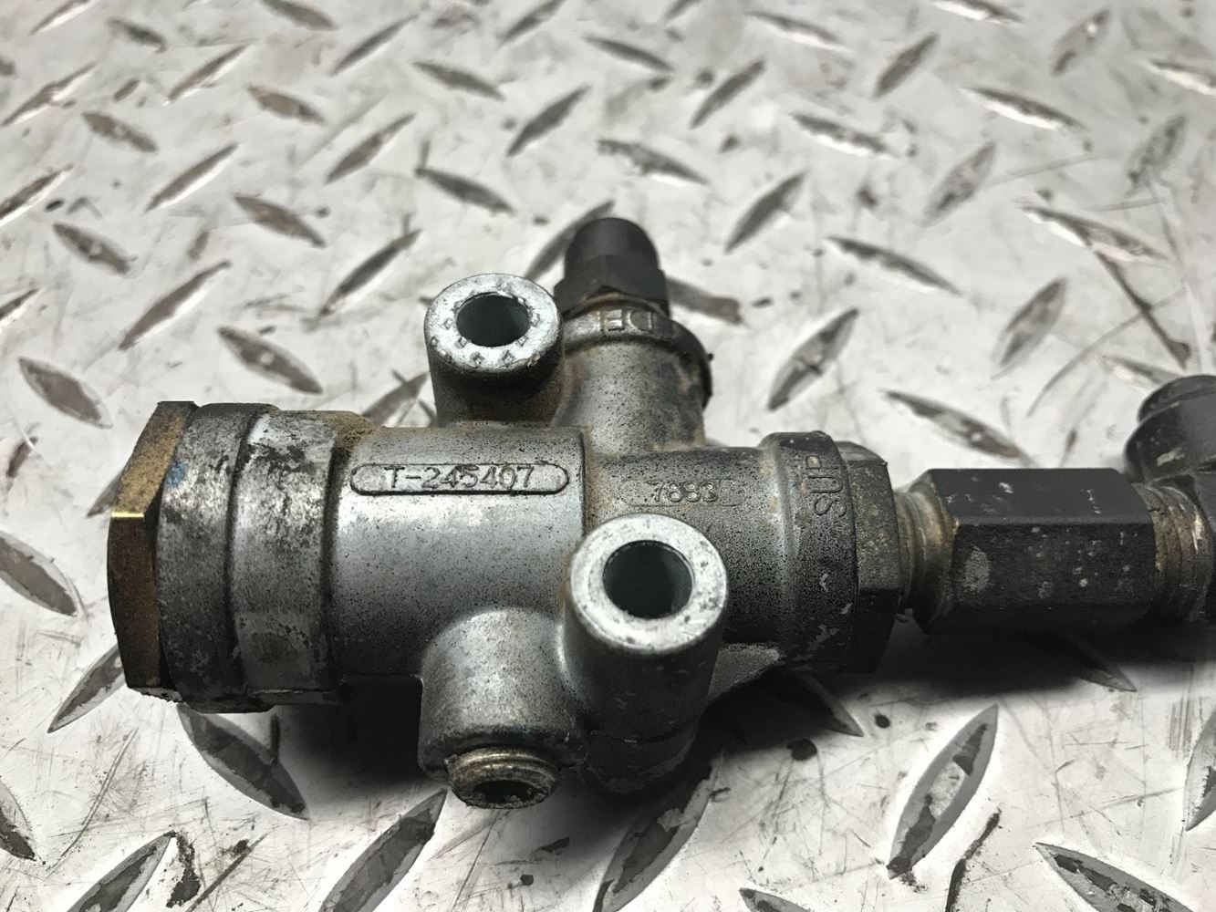 BENDIX PRESSURE REGULATOR VALVE T-245407 for sale online | eBay