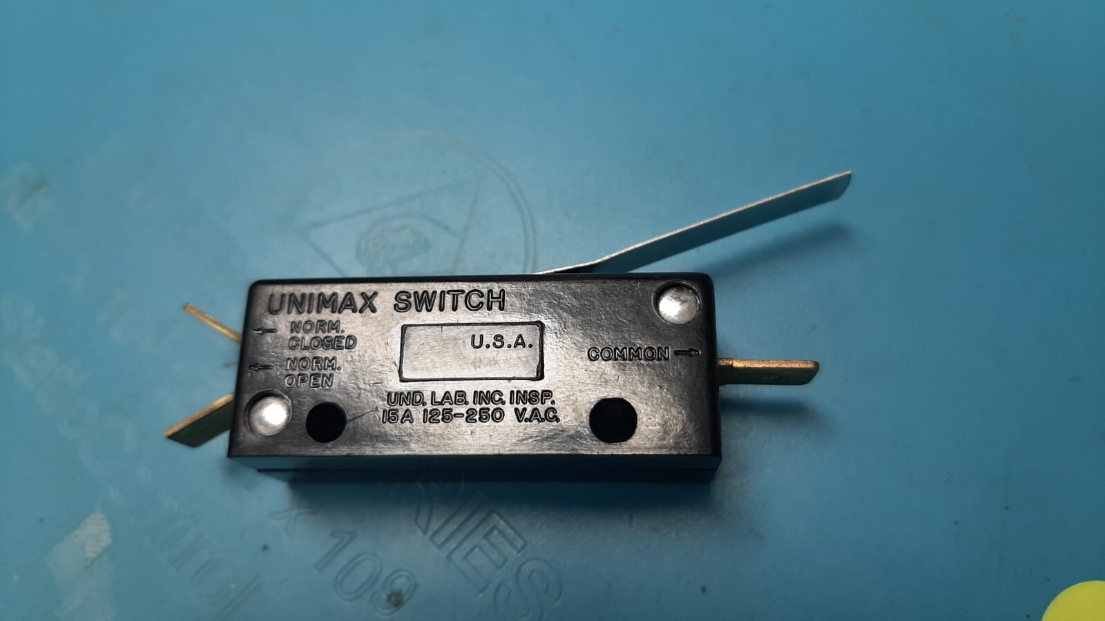 Unimax WL 15A 125-250VAC 0.25A 250V Limit Switches New No Box | eBay
