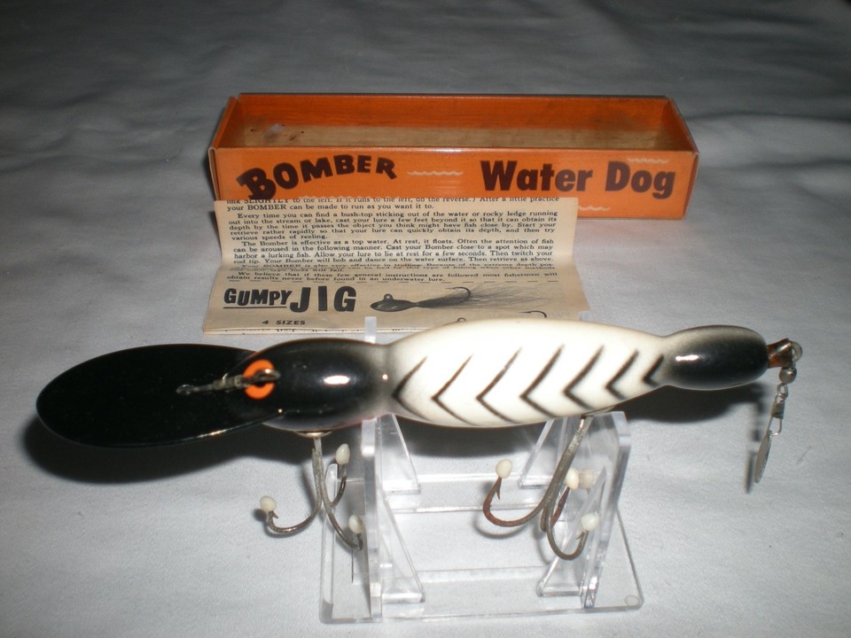 Vintage Bomber Water Dog Lure ~5.5" w Box & Paper - White w Black Ribs ...
