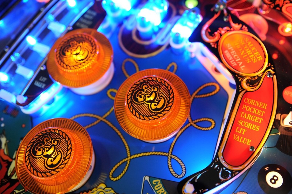 Spectacular! Eight ball Deluxe Collector Pinball MACHINE clean!! New ...
