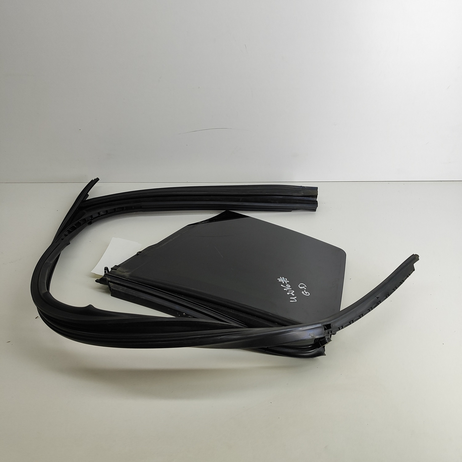 TESLA MODEL X Rear Right Door Triangle Window 1055274-00-G 23073011 ...