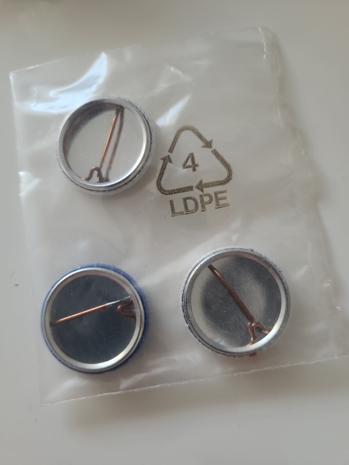 Adidas buttons pins anstecker 3er Set | eBay.de