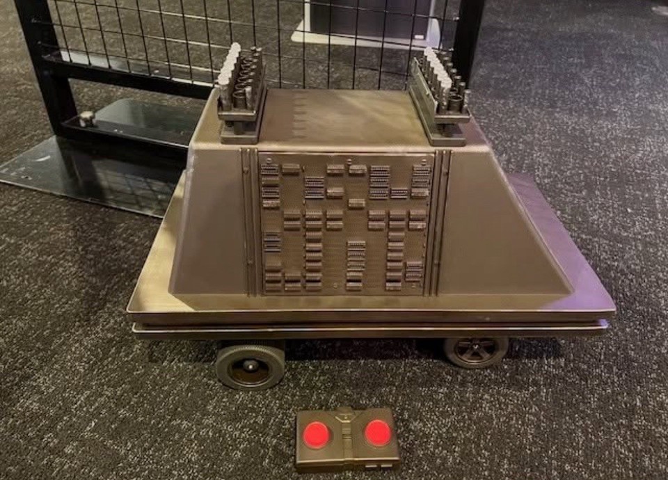 2025 Star Wars Galactic Archive Series Remote Control Mouse Droid MSE-6 ...