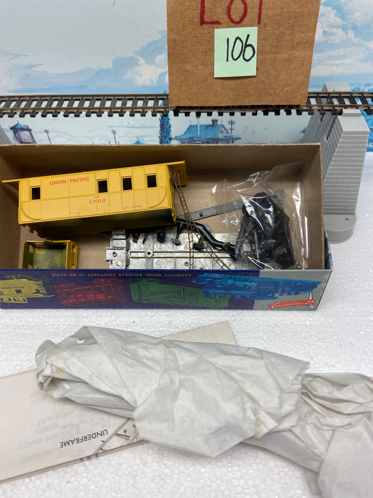 HO ROUNDHOUSE KIT ~ 4 WINDOW CABOOSE UNION PACIFIC METAL LADDERS ...